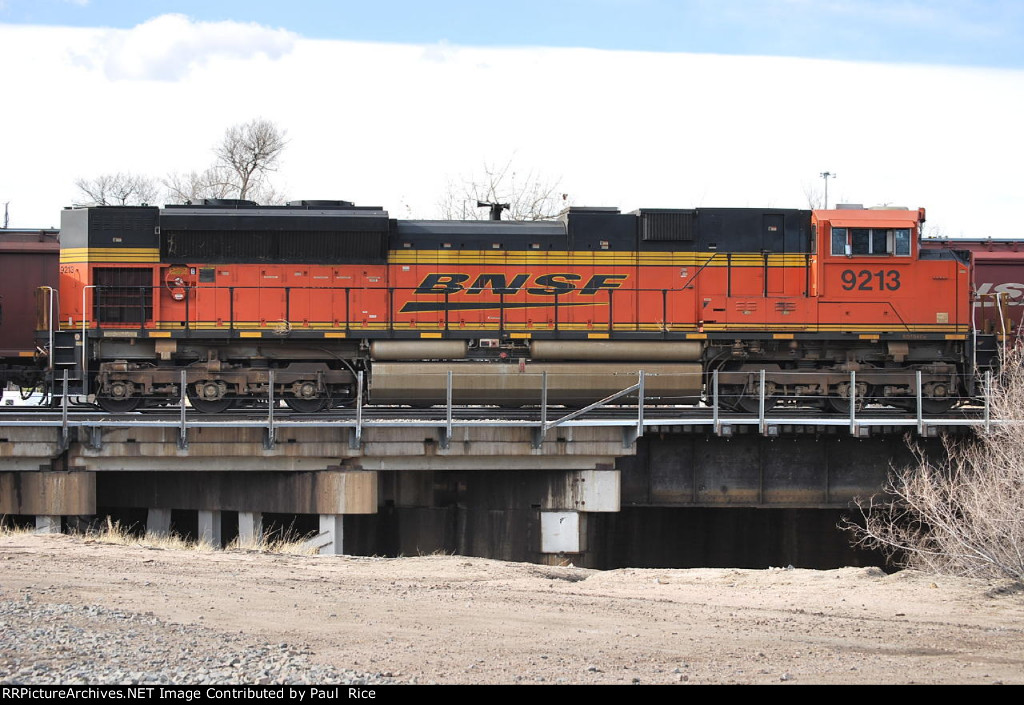 BNSF 9213